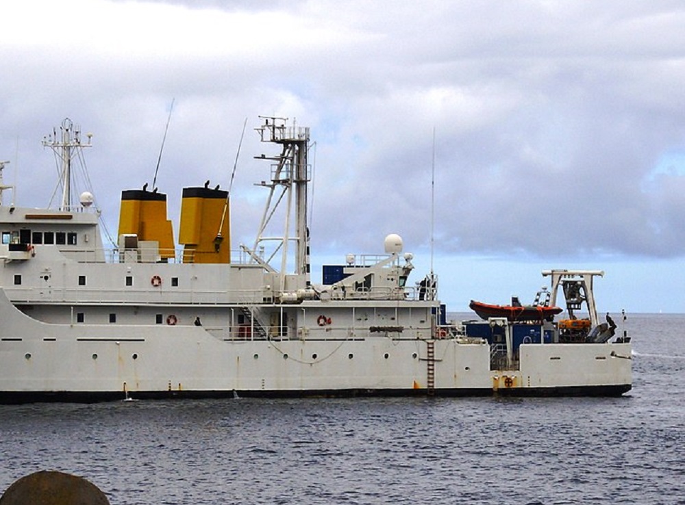 Mesmo a tempo do Fim de Ano: Navio hidro-oceanográfico “D. Carlos I ...
