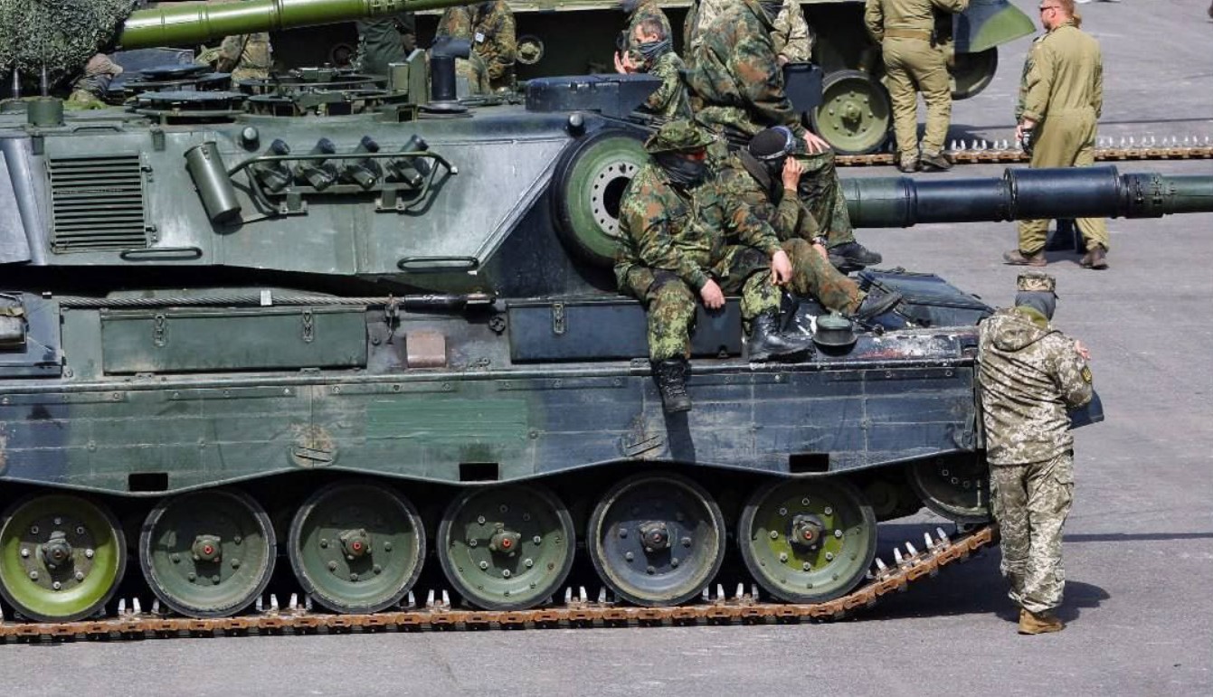 Primeiros 10 tanques Leopard 1 chegam à Ucrânia, enviados pela Alemanha ...