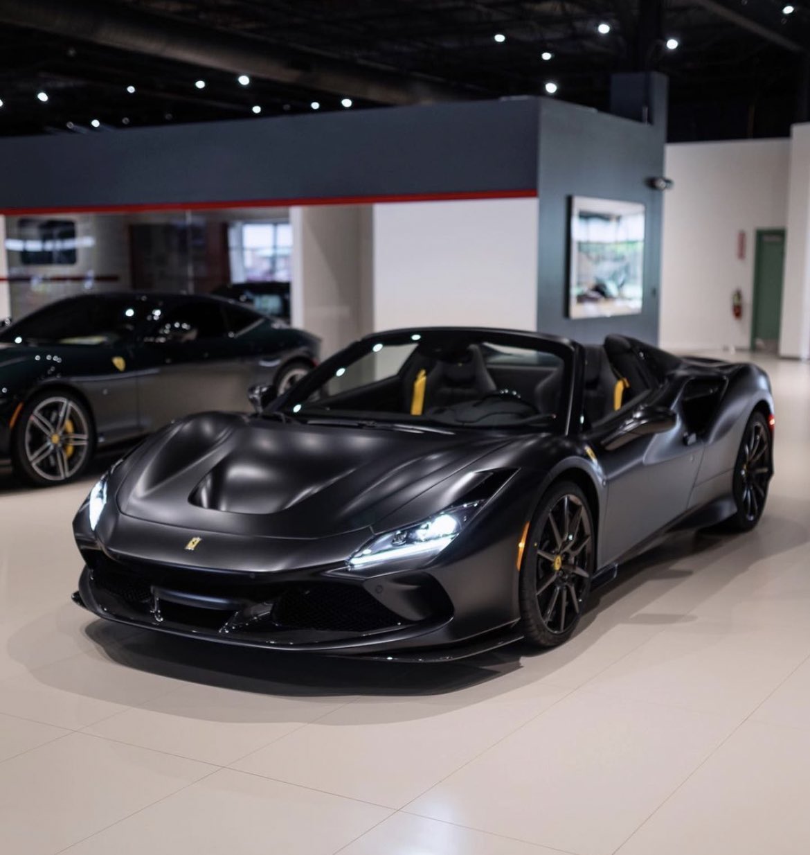 Ferrari F8 Spider – Executive Digest