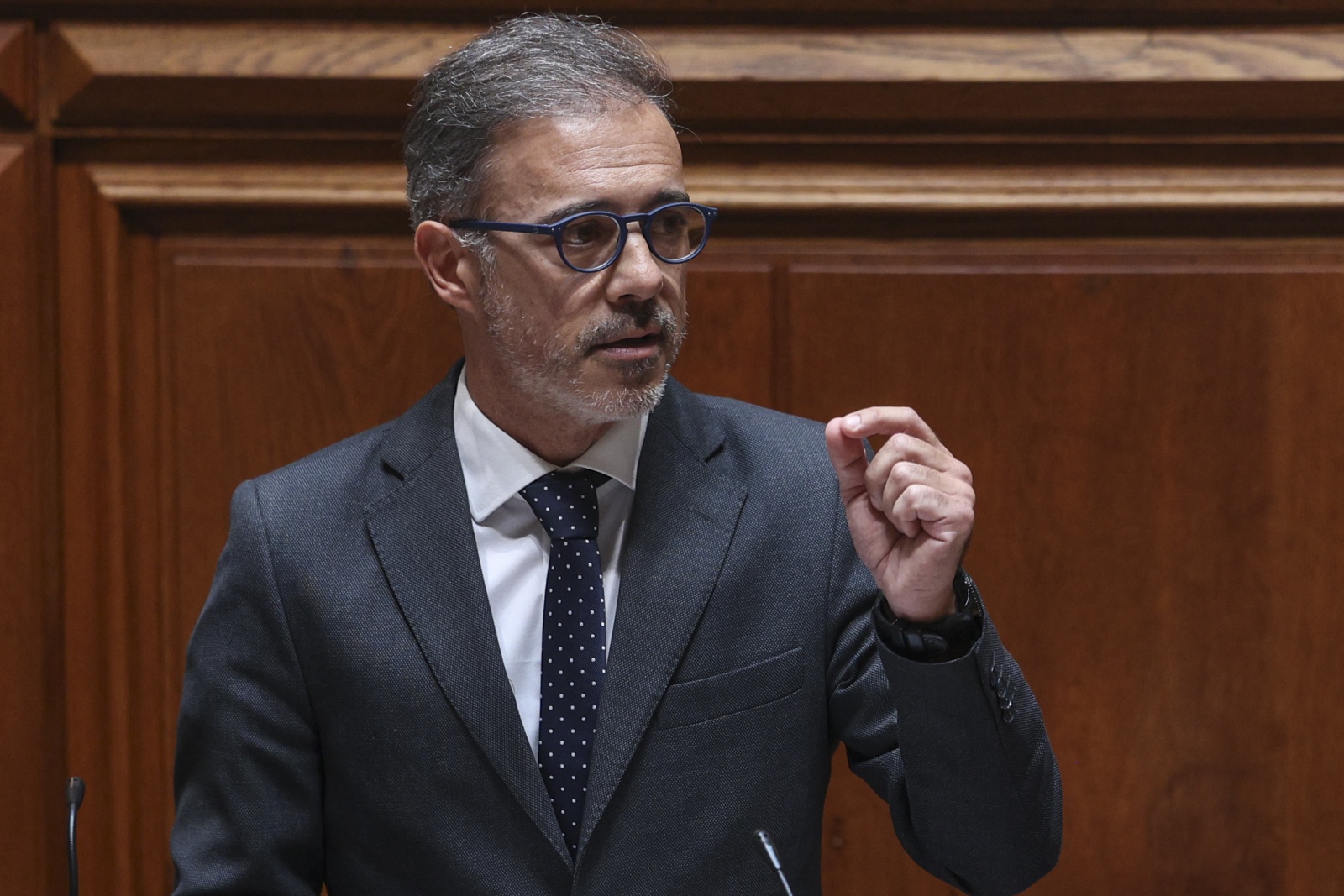 Assinaturas digitais para alunos do secundário em fase bastante ...